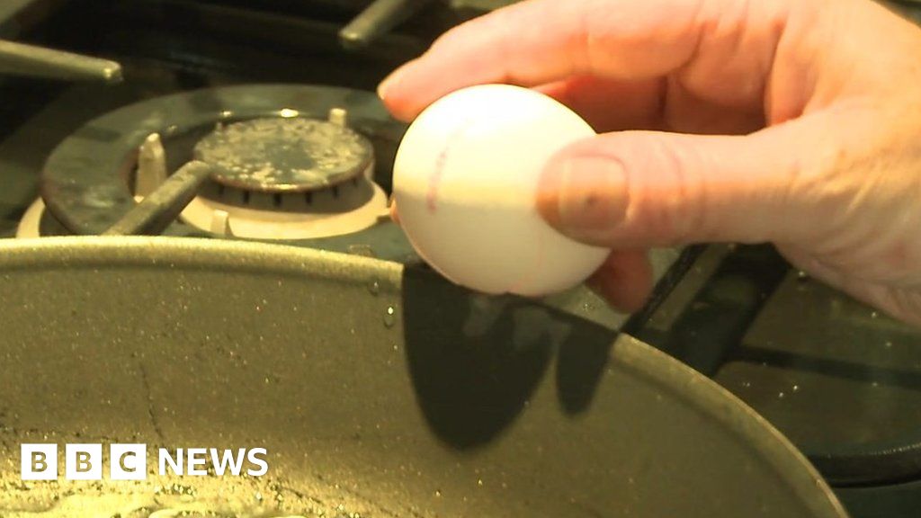 Dutch egg scandal: How safe are they to eat? - BBC News