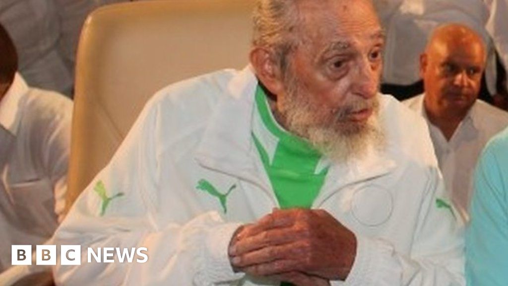 Fidel Castro makes rare birthday appearance - BBC News