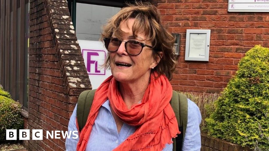 Mary De Jong: Giant plant row neighbour gets new restraining order ...