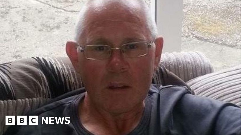 Geoff Seggie murder inquiry: Image released in hunt for clues - BBC News