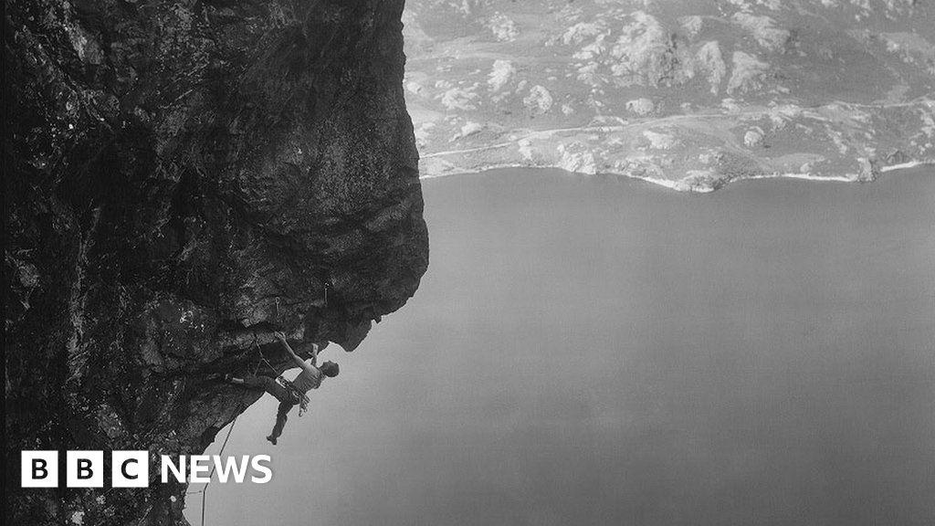 Glass plate camera captures Lake District crags - BBC News