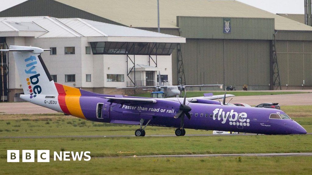 Flybe plane lands in Belfast without nose gear