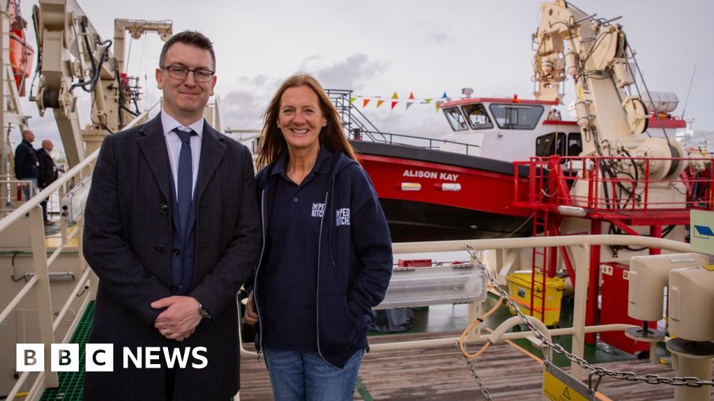 Boat pays tribute to Newcastle philanthropist Alison Kay - BBC News