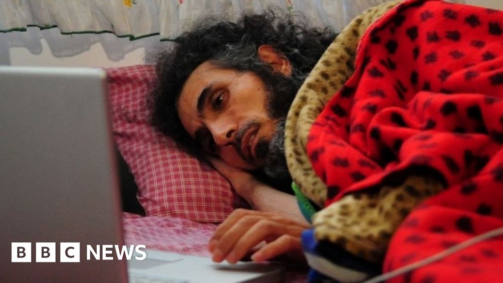 Guantanamo: Former inmate Jihad Diyab 'to leave' Uruguay - BBC News