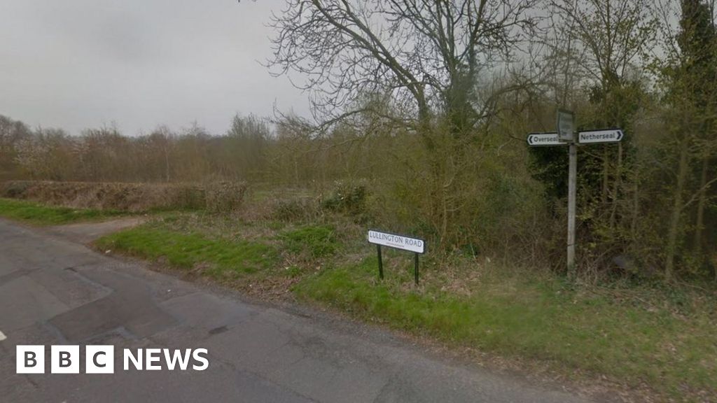 Man killed and woman seriously injured in Overseal crash - BBC News