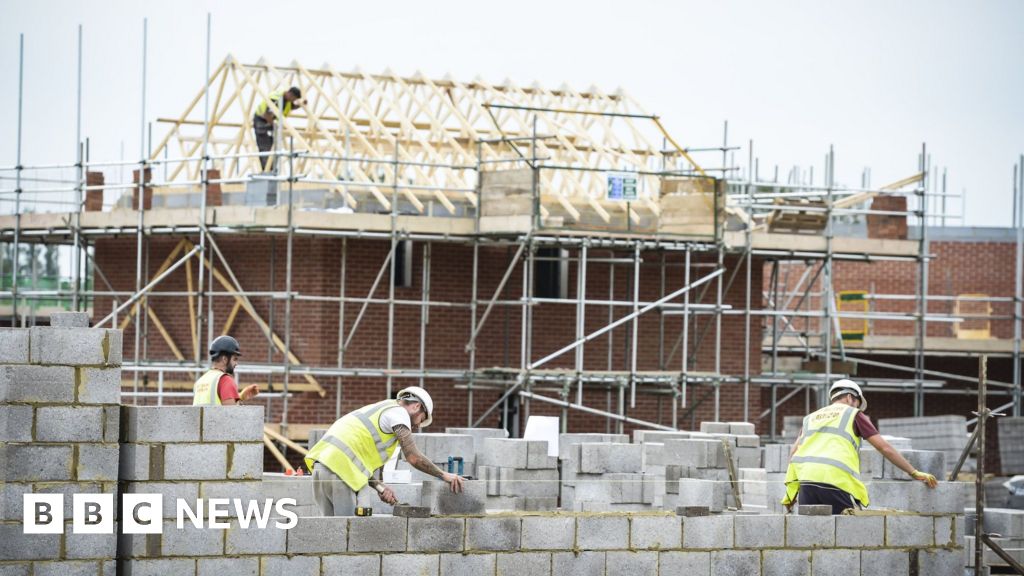 Lagan Construction Group £45m in debt - BBC News