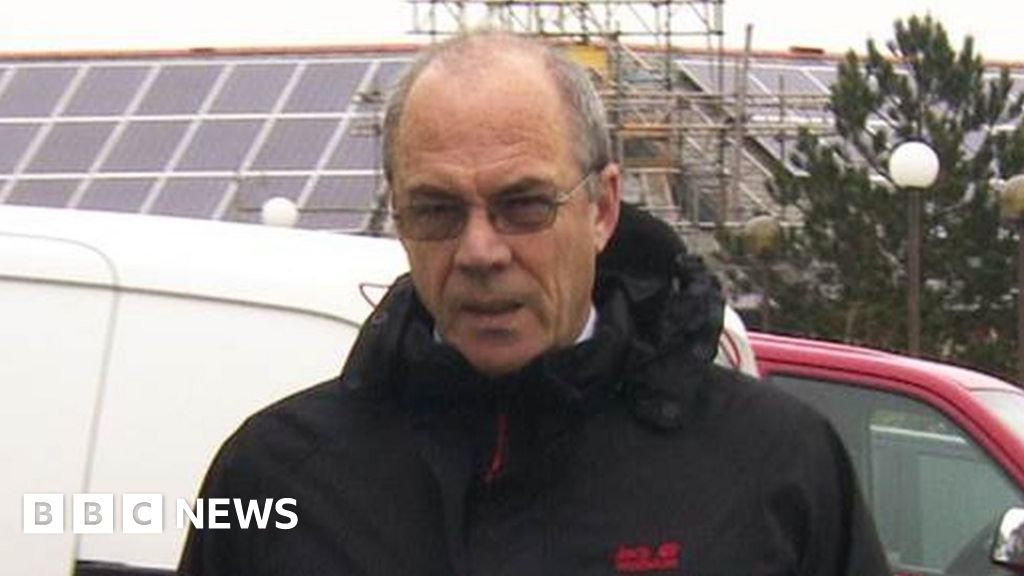 Retired Cornwall PC found with child sex images - BBC News