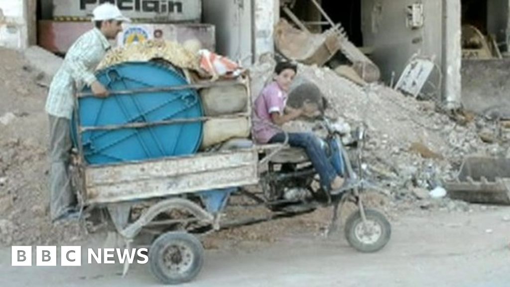 Surviving in Darayya: 'We don't have homes anymore' - BBC News