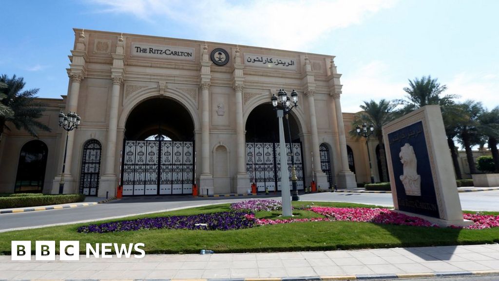 Saudi Ritz 'gilded jail' hotel to reopen