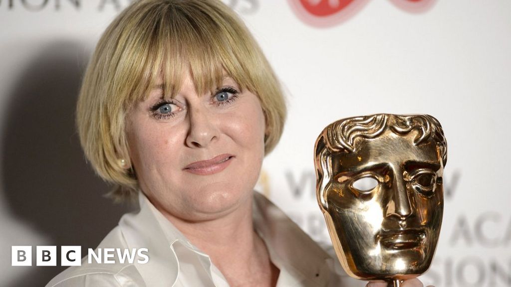 Bafta TV awards: Seven things we learned backstage - BBC News