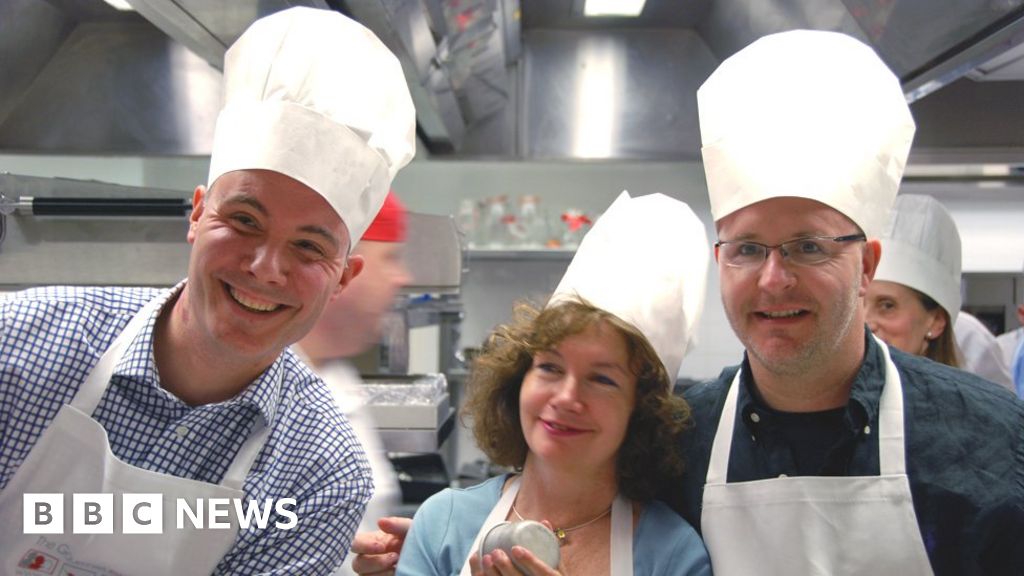 Recipe for success: The growth of team-building cookery classes - BBC News