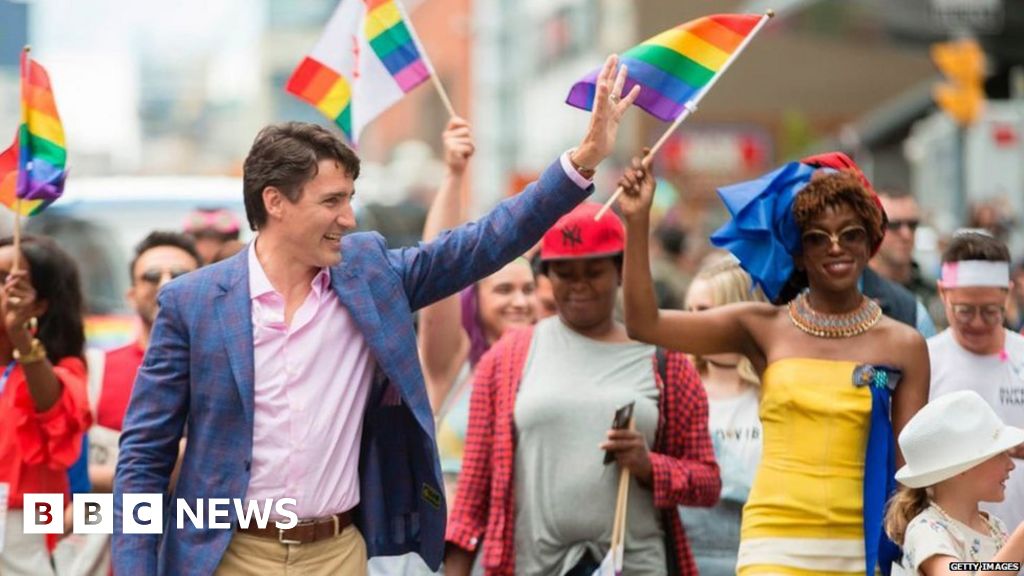 Canada army recruiters at transgender job fair 'racism' - BBC News
