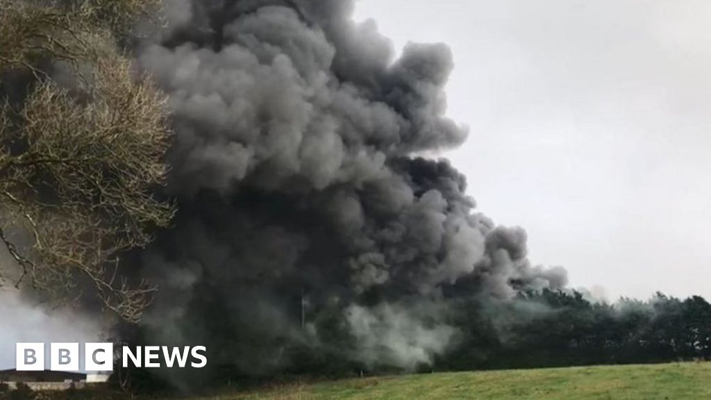 Fermanagh: Major factory blaze now under control - BBC News