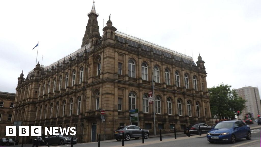 Calderdale Council ordered to improve planning process - BBC News