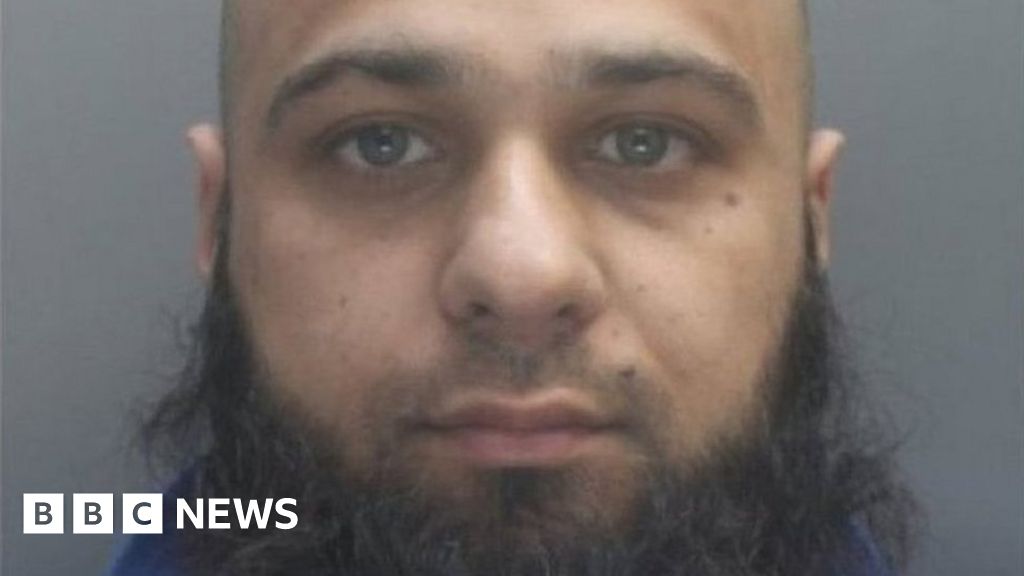 Blackburn Crime Boss Whose Gang Stole £2 6m Of Cars Jailed