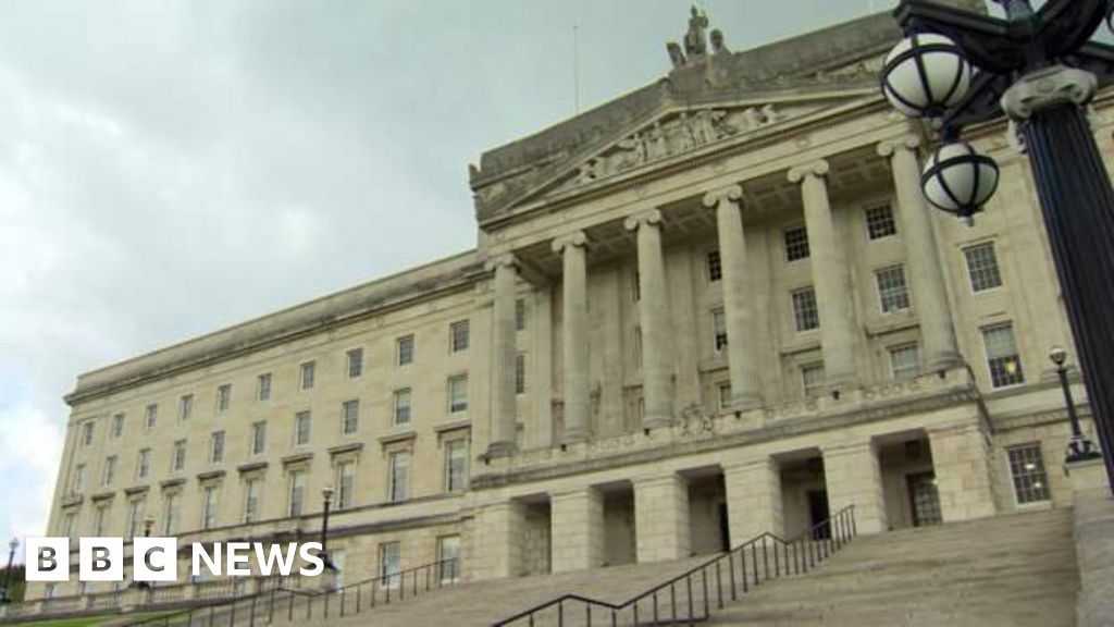 Brexit: NI Assembly votes to extend transition period