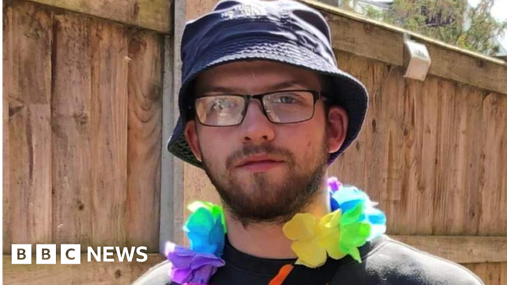 Buckley: Family pays tribute to man killed in attack - BBC News