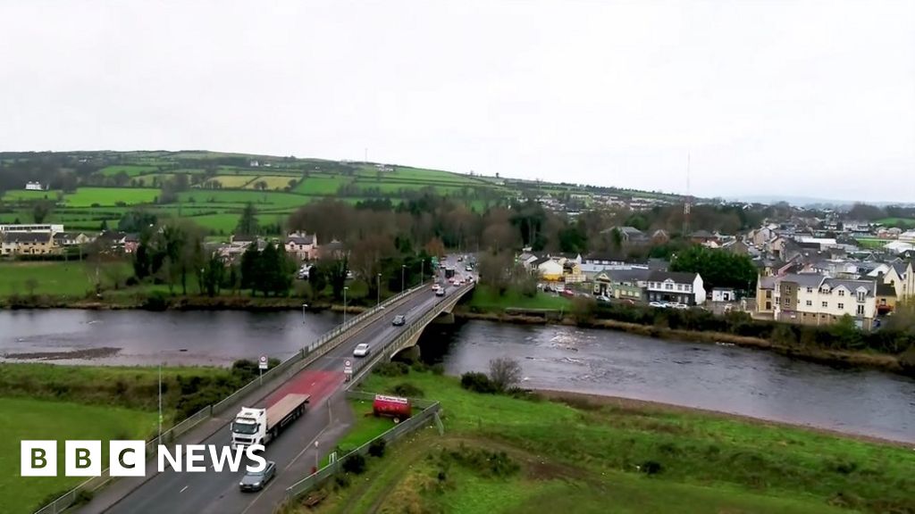 Irish border: UK expert panel to advise on post-Brexit arrangements ...