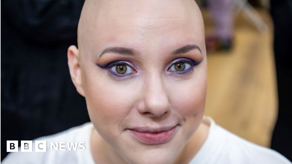 Essex woman with alopecia appears at London Fashion Week - BBC News