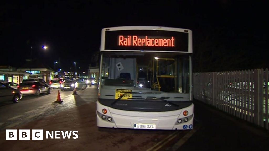 Southern strike: Dozens of rail replacement buses offered - BBC News