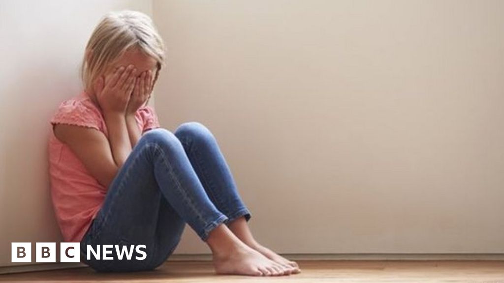 Childline Wales figures 'extremely worrying', NSPCC says - BBC News