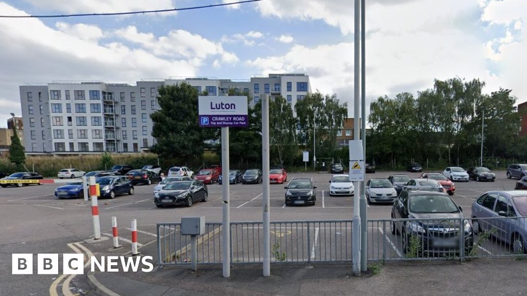 Teen found with life-threatening injuries in Luton - BBC News