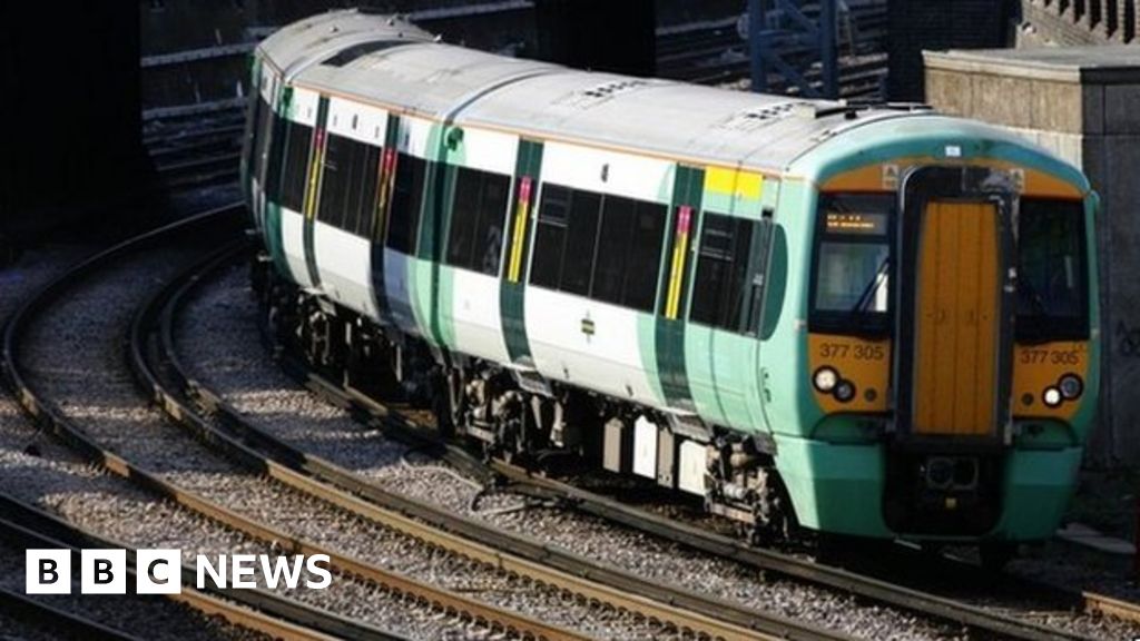 RMT anger over Southern Rail trolley service axe - BBC News