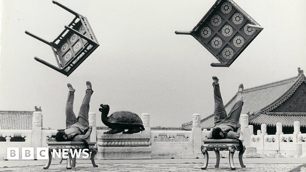 Peaceful scenes from the Archive of Modern Conflict - BBC News