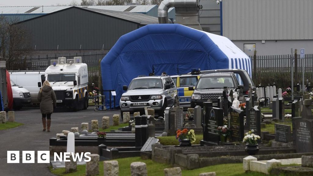 Daniel Rooney: Object found during Army death exhumation - BBC News
