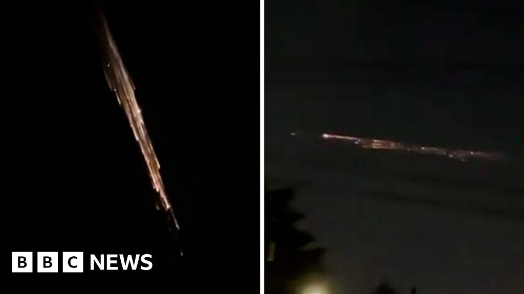 Debris from SpaceX rocket lights up US skies - BBC News