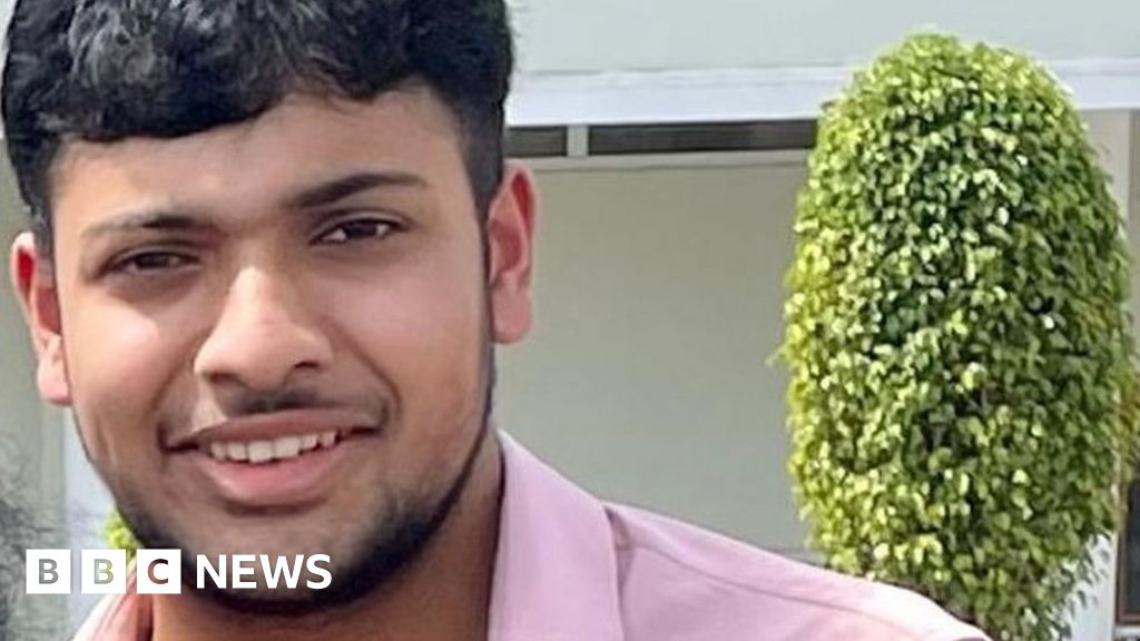 Enagh Lough: Families of drowned teens speak of their grief - BBC News