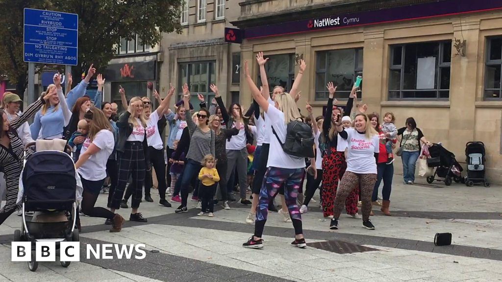 Flexible work: Can Wales lead the world in gender equality? - BBC News