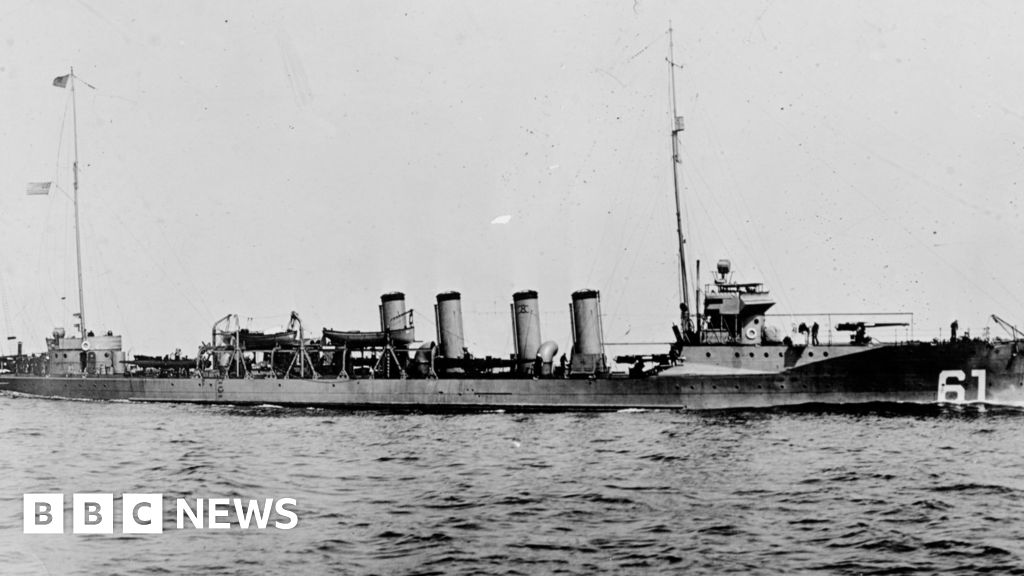 Bell salvaged from WW1 US Navy destroyer sunk off the Isles of Scilly - BBC News