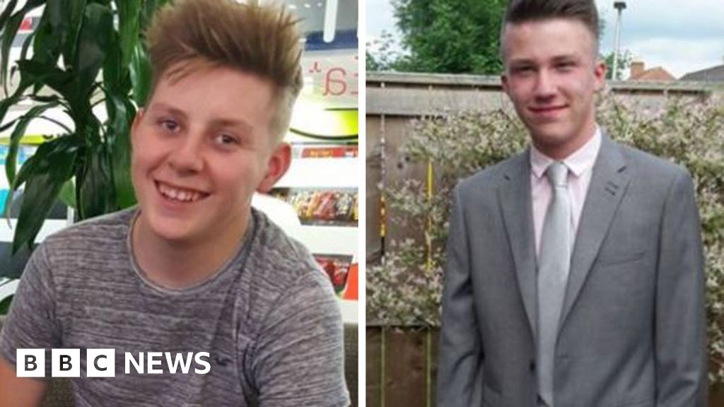 Two men appear in court over Busby Stoop crash deaths - BBC News