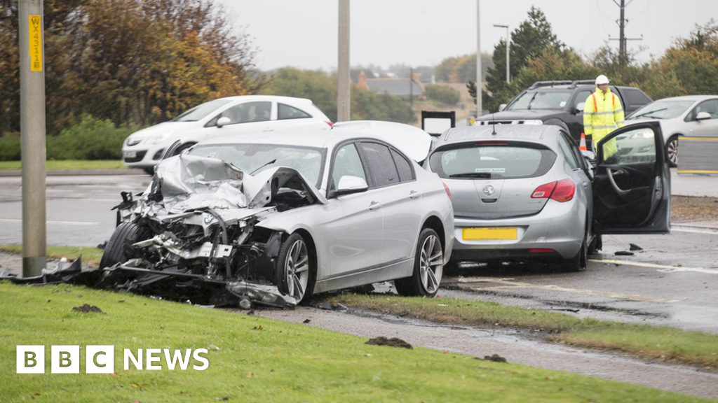 Two drivers seriously injured in Bridge of Don crash - BBC News