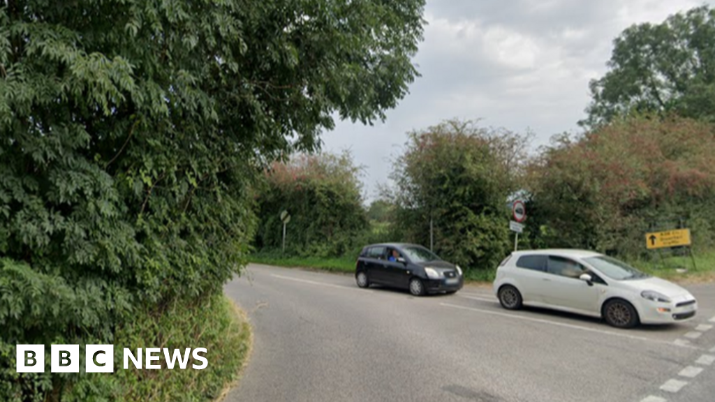 Expansion of Standerwick travellers' site in Somerset approved - BBC News