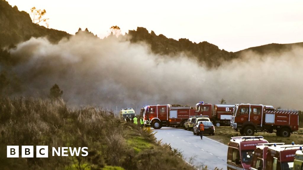 Portugal deadly fireworks blast hits family - BBC News