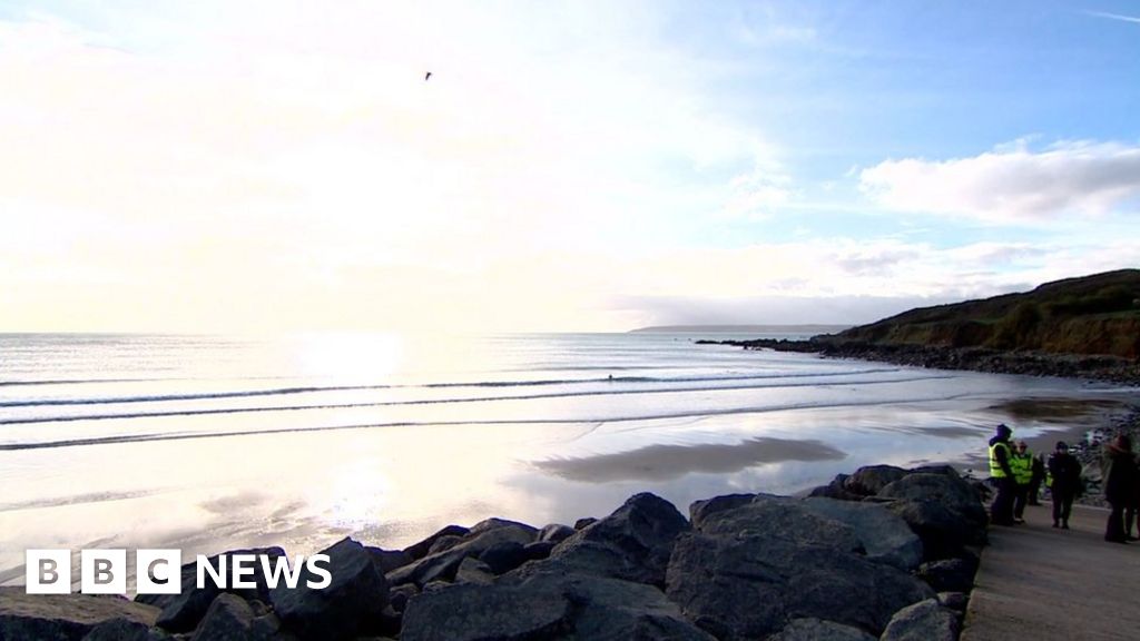 Cornwall and Devon flood warning as tidal surge expected - BBC News