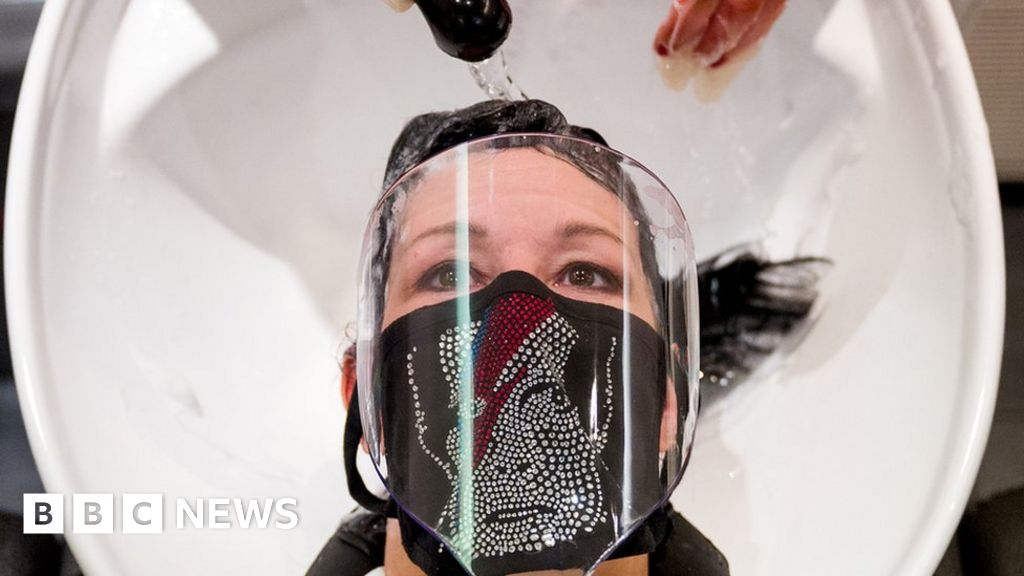 Coronavirus: England enjoys lockdown easing - BBC News