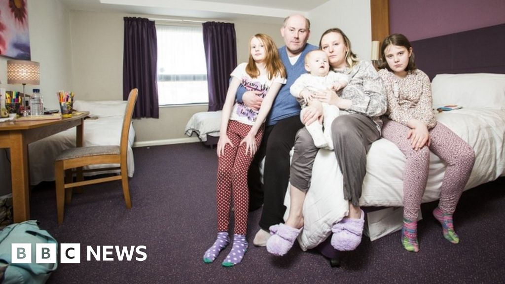 Homeless family lived in Bristol hotel for three years - BBC News