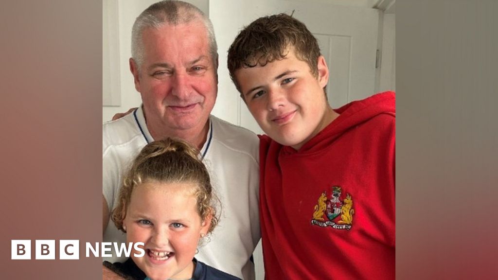 Tributes paid to Somerset man who died in A39 crash with lorry - BBC News