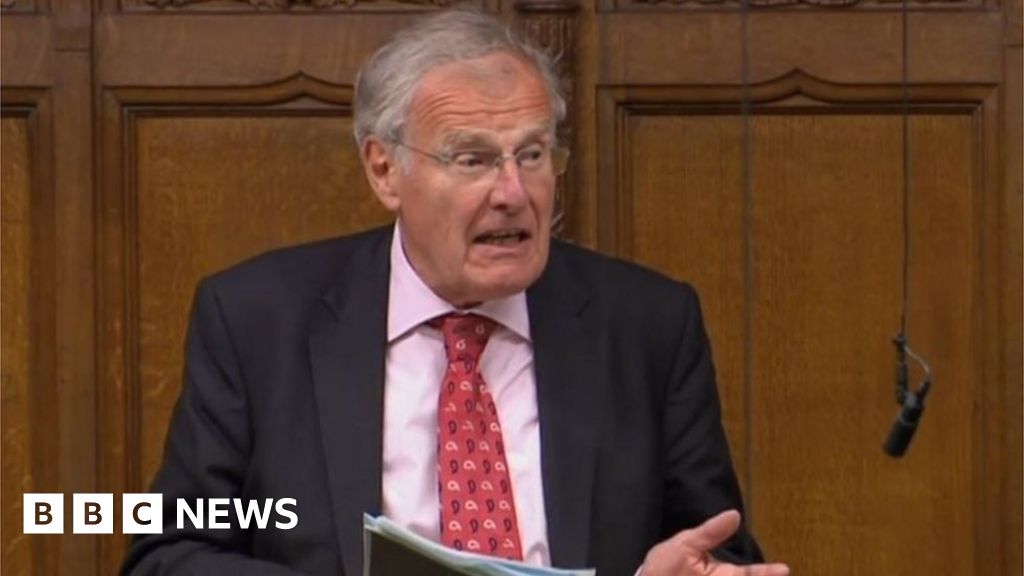 Sir Christopher Chope supports upskirting ban - BBC News
