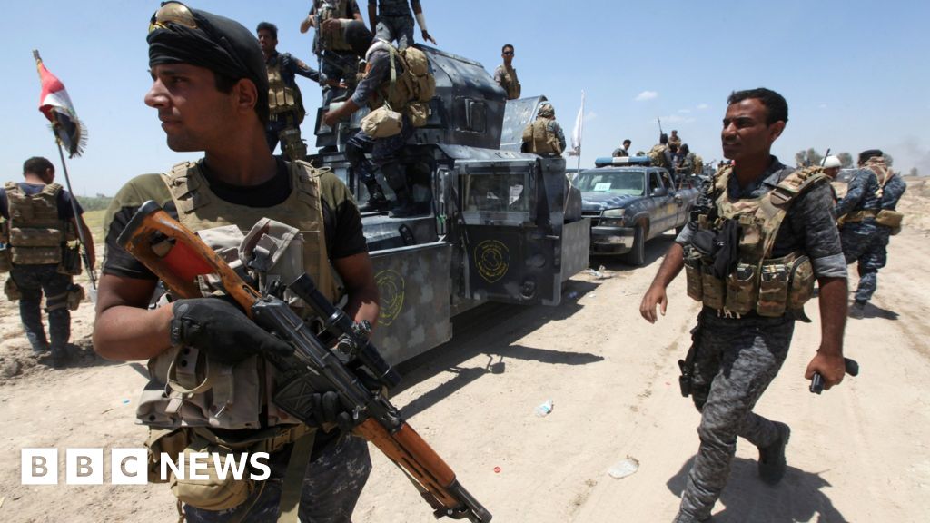 Islamic State group hits back as Iraqi army moves into Falluja - BBC News
