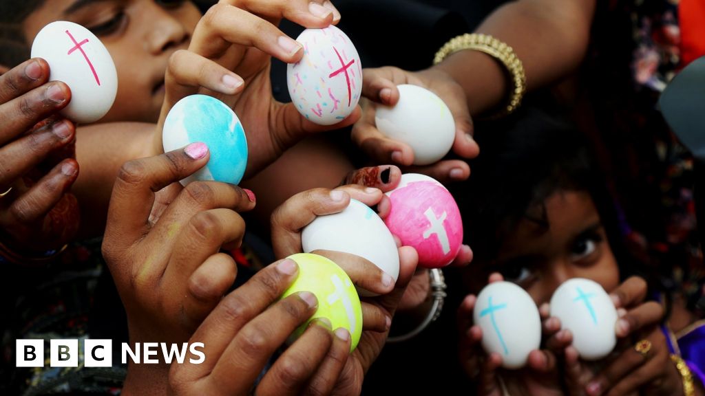 In pictures: Christians celebrate Easter around the world - BBC News