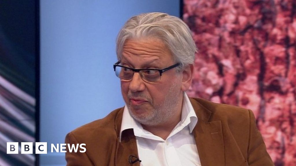Momentum chief Jon Lansman drops Labour general secretary bid - BBC News