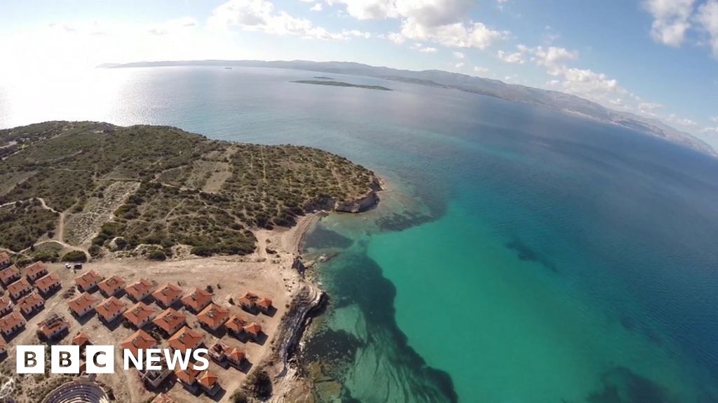 Migration crisis: Migrants living in abandoned homes on Turkish coast ...