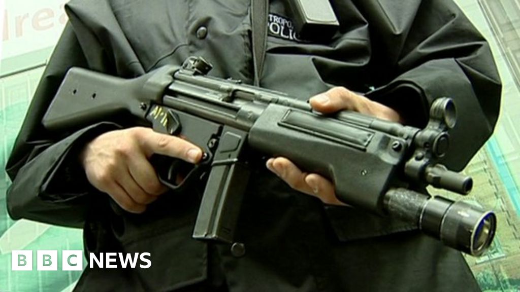 Government Should Equip Officers With Tasers Police Federation Bbc News