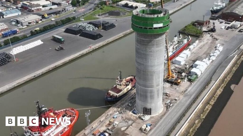 Mystery concrete tower on Hull waterfront compared to KerPlunk