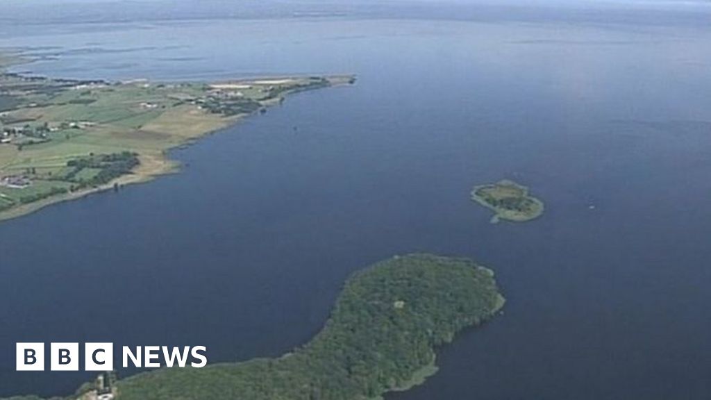 Lough Neagh sand dredging challenged by environmentalists - BBC News