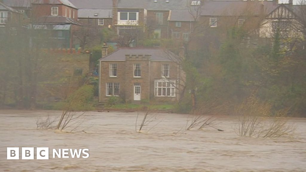 Chronic housing crisis for Corbridge flood victims - BBC News